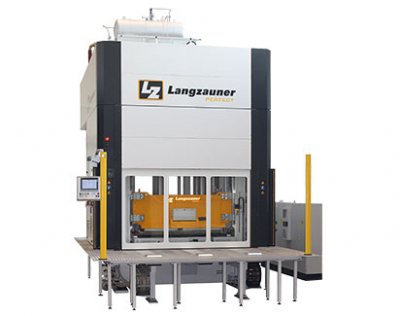 PCM – Prepreg Compression Molding | LANGZAUNER Austria