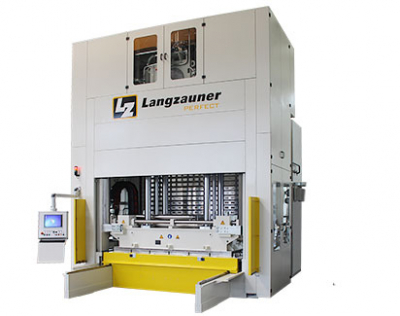 PCM – Prepreg Compression Molding | LANGZAUNER Austria