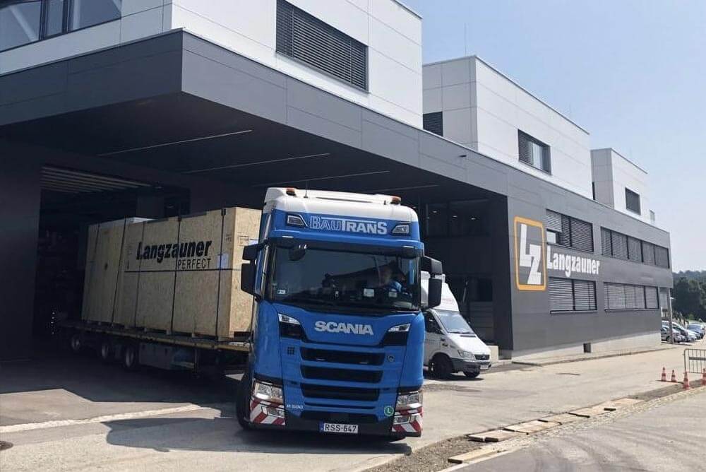 Mehretagen-Hydraulikpresse - Langzauner GmbH, Austria