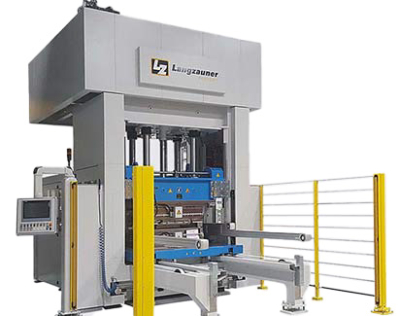 PCM – Prepreg Compression Molding | LANGZAUNER Austria