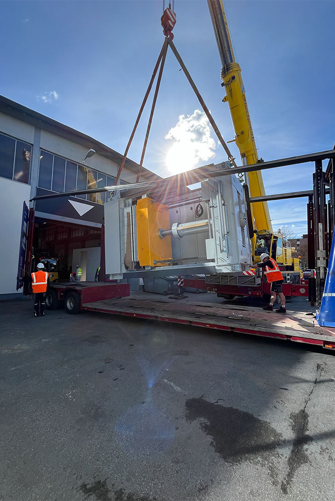 Multi-daylight press for SGL Carbon in Meitingen - Langzauner